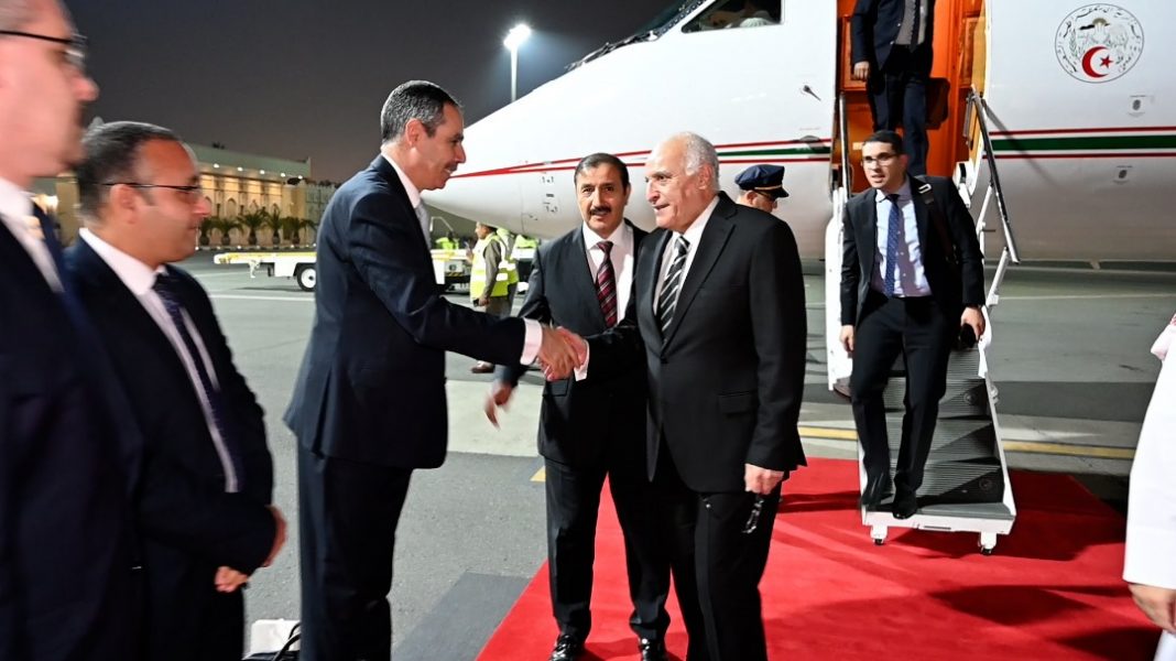 Ahmed Attaf à Doha : L'Algérie au Cœur du Dialogue International ...